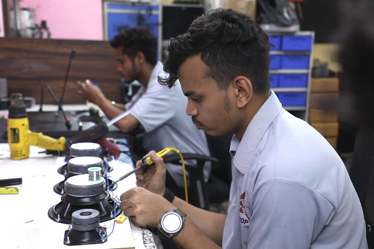 Altop Interactive Flat Panel Display | Smart Display for Classrooms ...